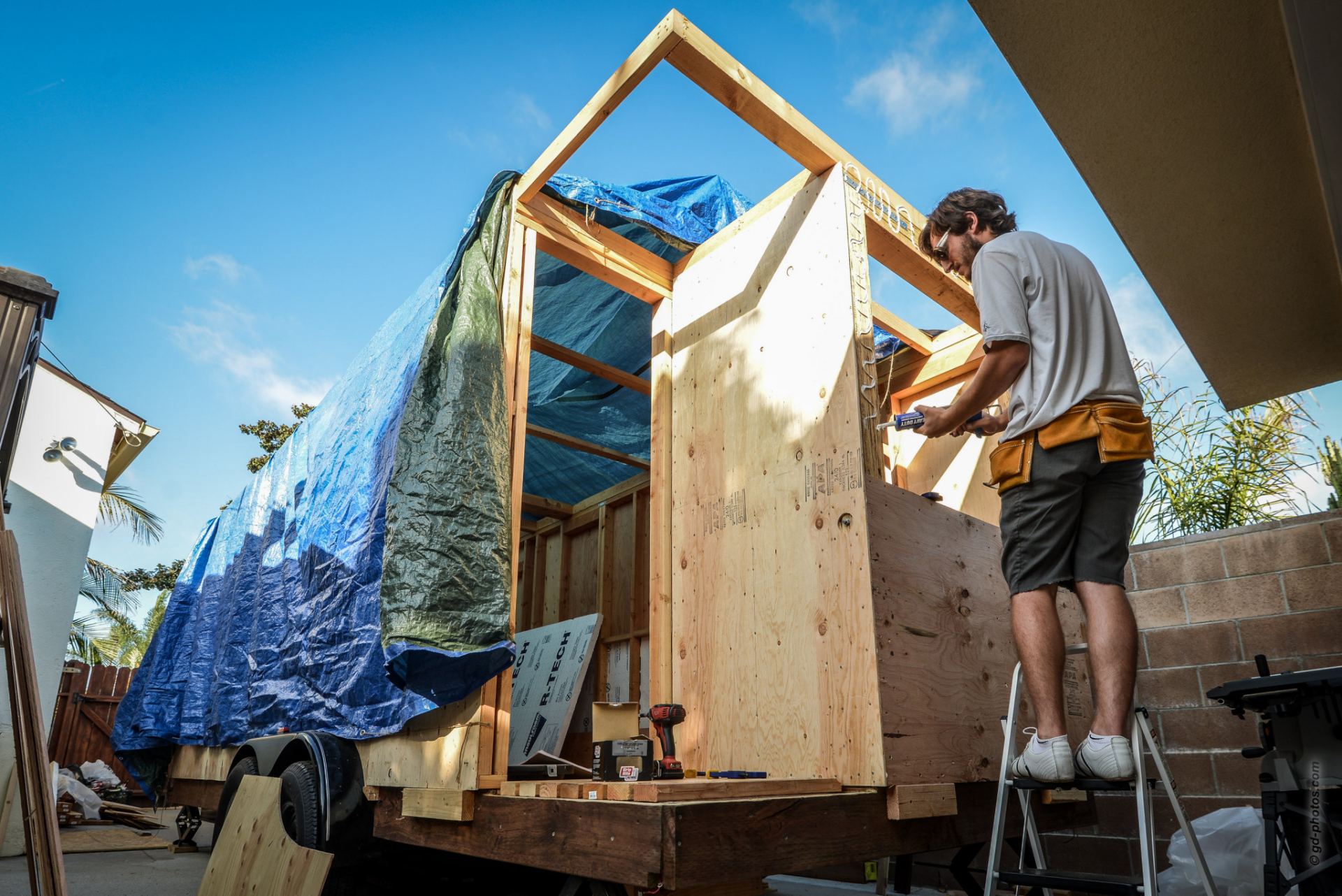 Tiny House Front Wall Sheathing – 0237 – Jetlag Jenna